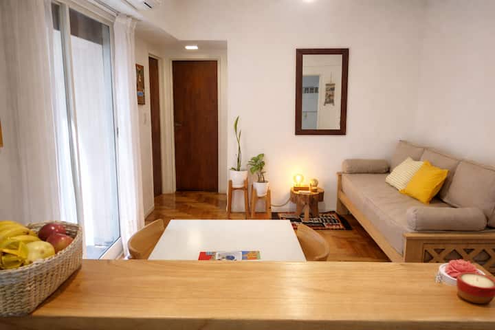 Excelente Zona. Cómodo Y Completo. Opción Cochera - Buenos Aires