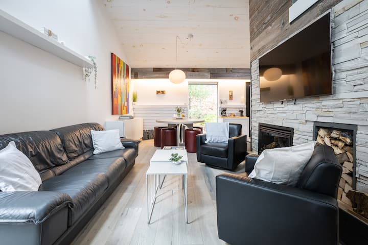 Chalet Kyalarny, Muskoka-hot Tub, Walk To Ski Hill - Huntsville