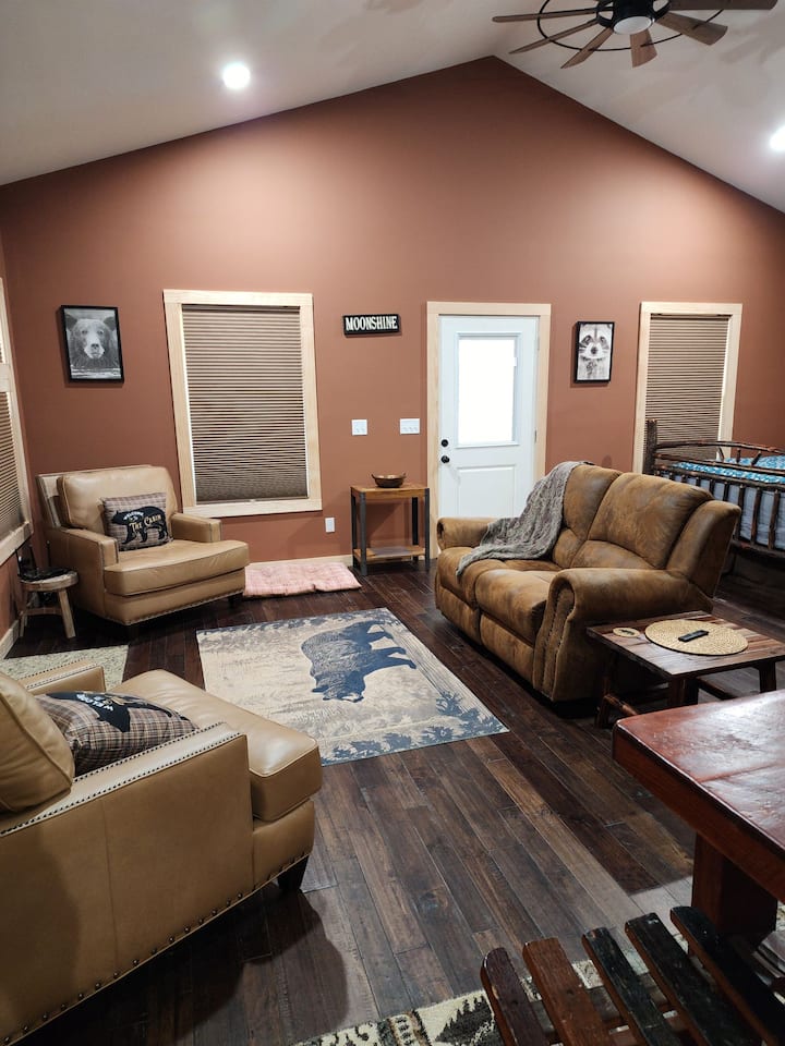 "Lake Lure" Whiskey Bent Stillhouse" Cabin! - Lake Lure, NC