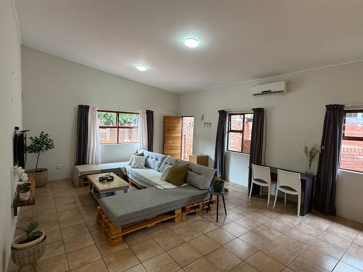 Handfulls Haven - Inanda