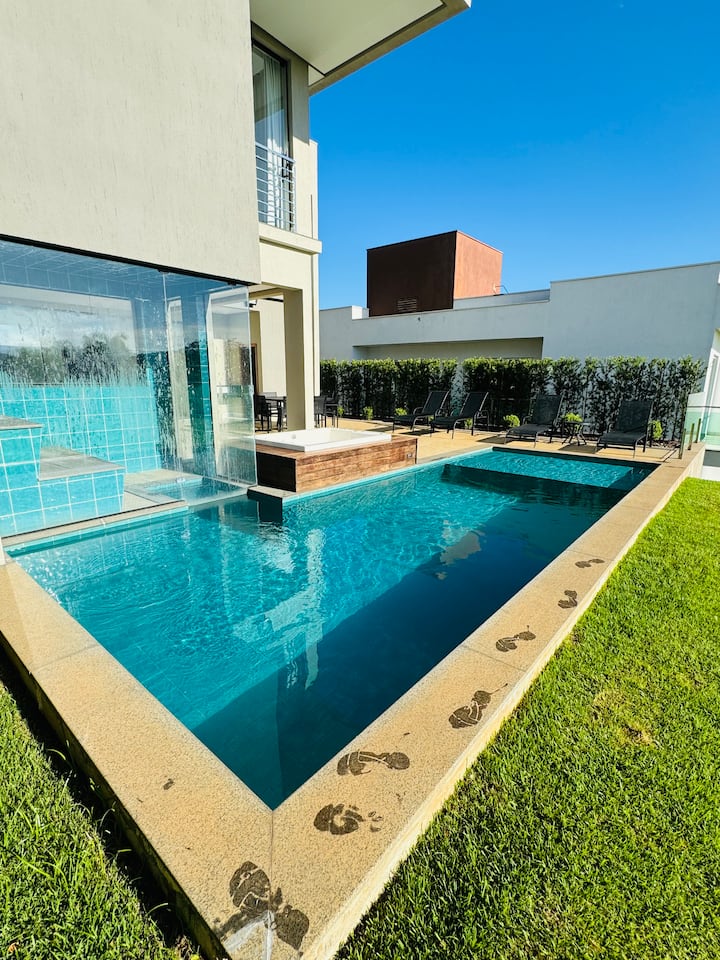 Mansão Full Com Hidro •  No Coração De Escarpas - Capitólio