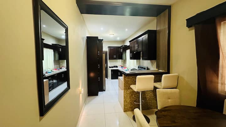 Elegante Casa Climatizada - Departamento de Yoro