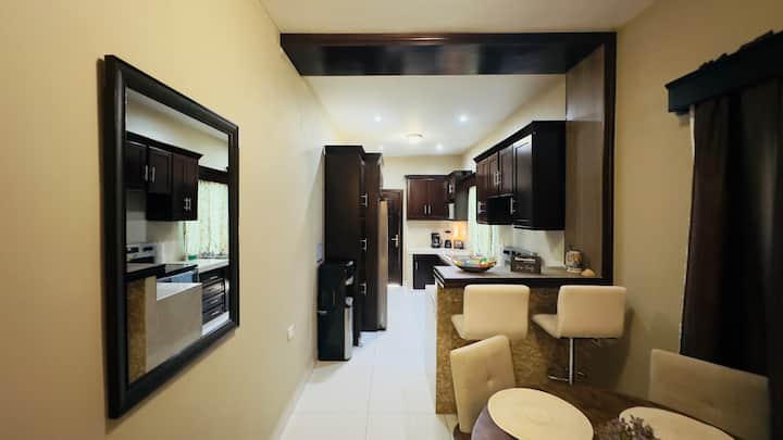 Casa 100% Climatizada+garaje A 4 Min De Diunsa - Honduras