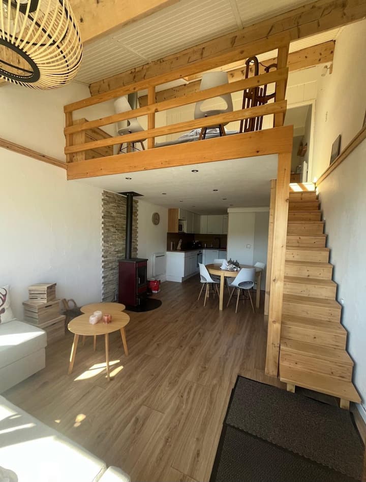 Charmante Petite Maisonnette Avec Vue - Métabief