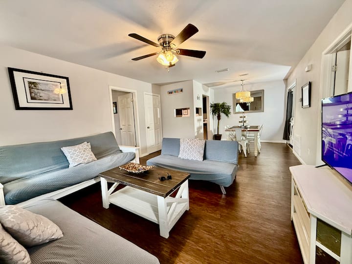 2 Master Suite Apartment 20 Min To The Beach - Corpus Christi, TX