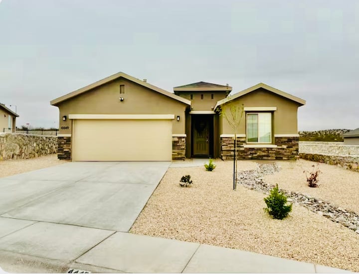 Las Cruces, New 4 Br Home, Pickle Ball, Vacation! - New Mexico