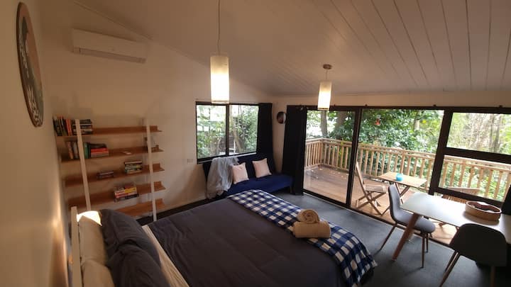 Secluded Guesthouse In The Bush - Oakland, CA