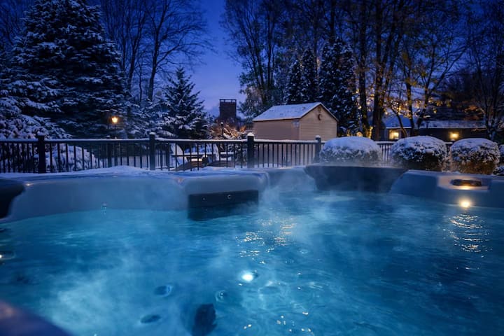 Private Pool Home With Hot Tub Near State Park - Ohio