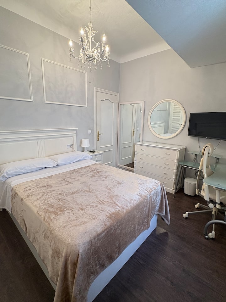 Habitación Privada Con Baño Compartido - Alicante