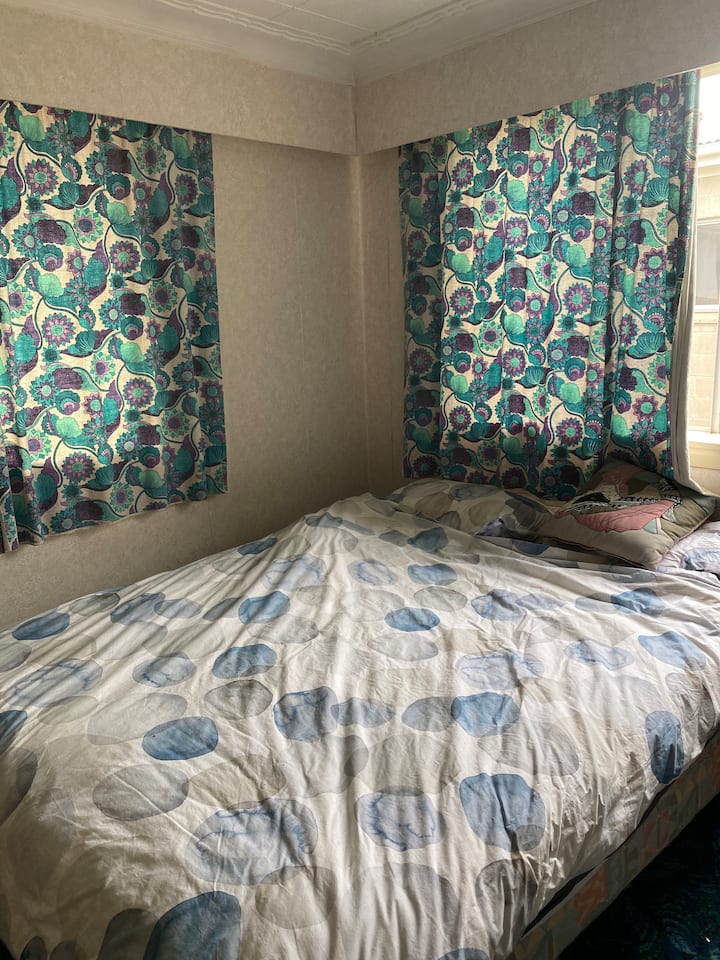 60’s Styled Kiwi Nostalgia! - Outram