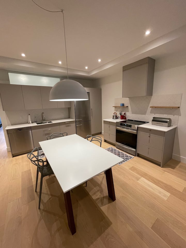 Little Italy Luxury 1br - Laval, Canada