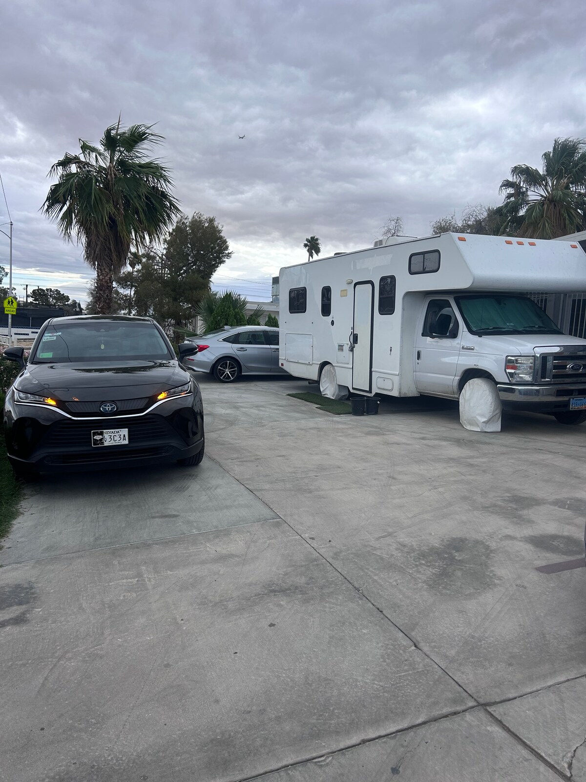 RV/Studio. Close to popular places and Airport. - Lofts for Rent in Las ...