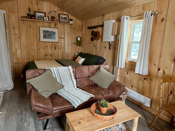 5. Log Cabin Farm Stay | Spring Escape + Animals - Ottawa