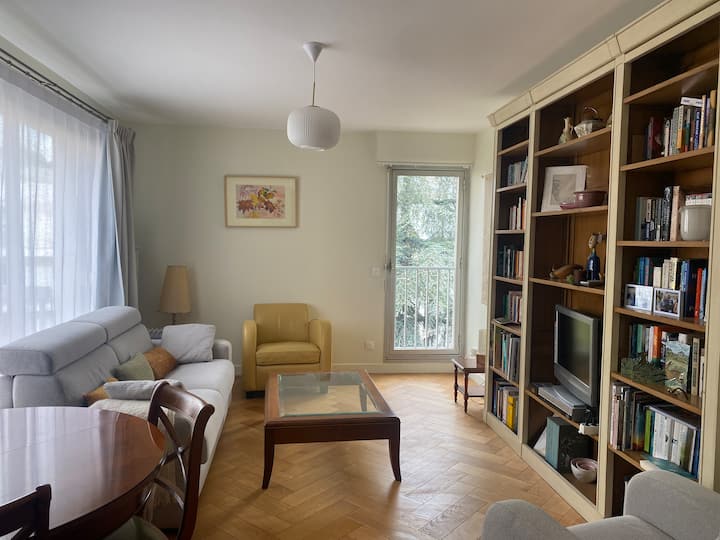 Appartement Confortable Ensoleillé - Parking Privé - Neuilly-sur-Seine