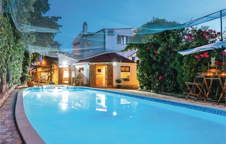 Stunning Home In Rogoznica With Sauna - Primošten