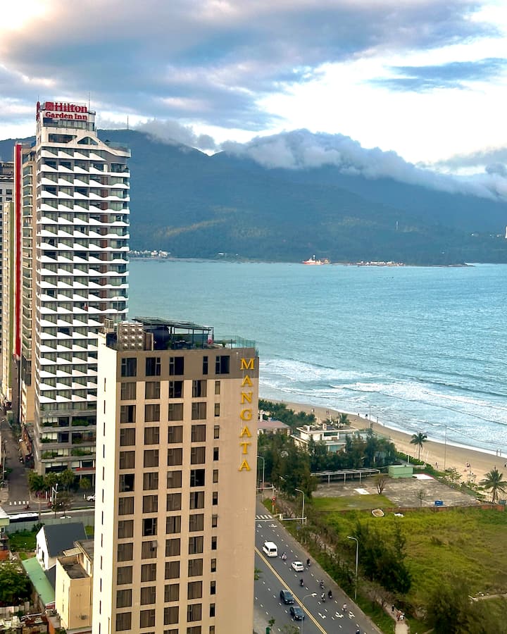 Beachfront Apartment - 2bedroom - Stunning View - Da Nang