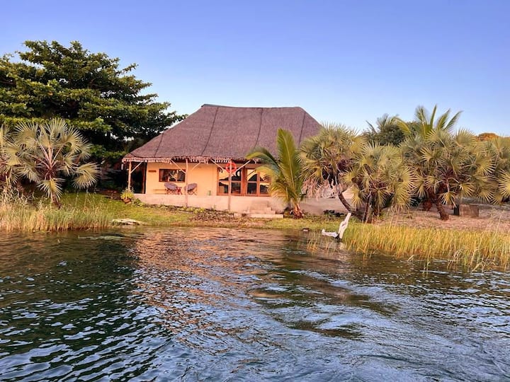 Casa Lago - Lakeside Paradise Inhambane - Mozambique