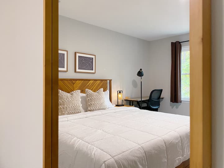 Raleigh Retreat | Bedrooms W/attached Bathrooms - Raleigh, NC