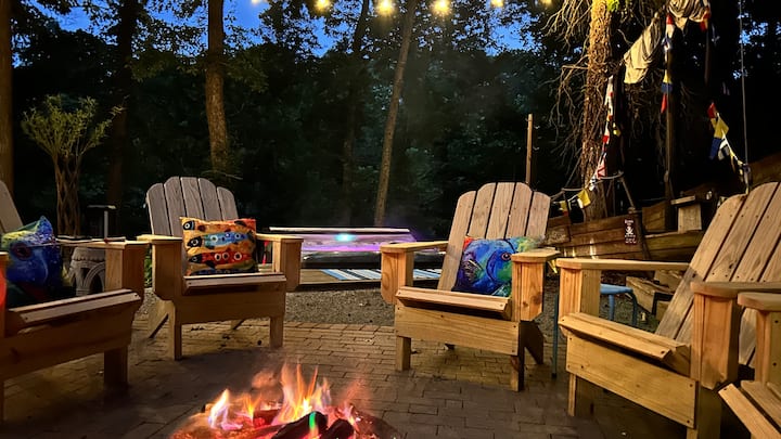 Lakefront Cottage, Dock, Hot Tub, Sleeps 11 - Gainesville, GA