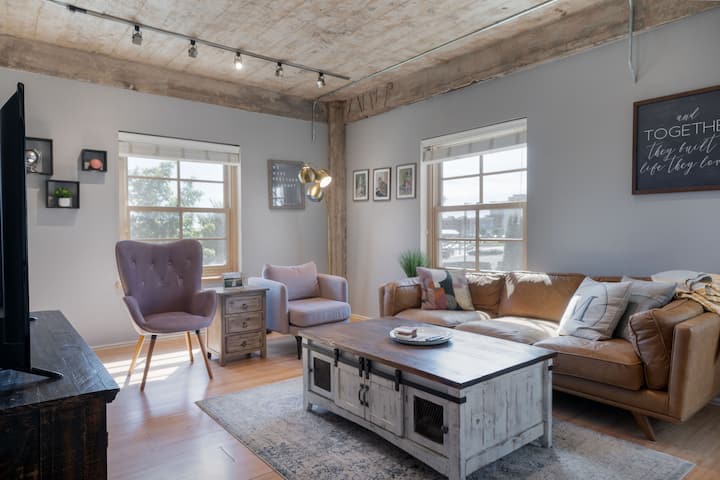 Historic Downtown Condo - Oklahoma City, OK