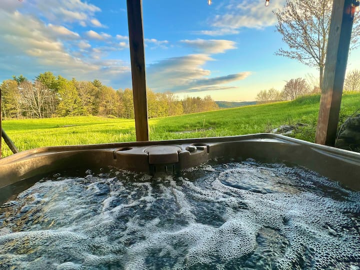 Maple Hollow Mountain Hideaway With Hot Tub - New Hampshire (State)