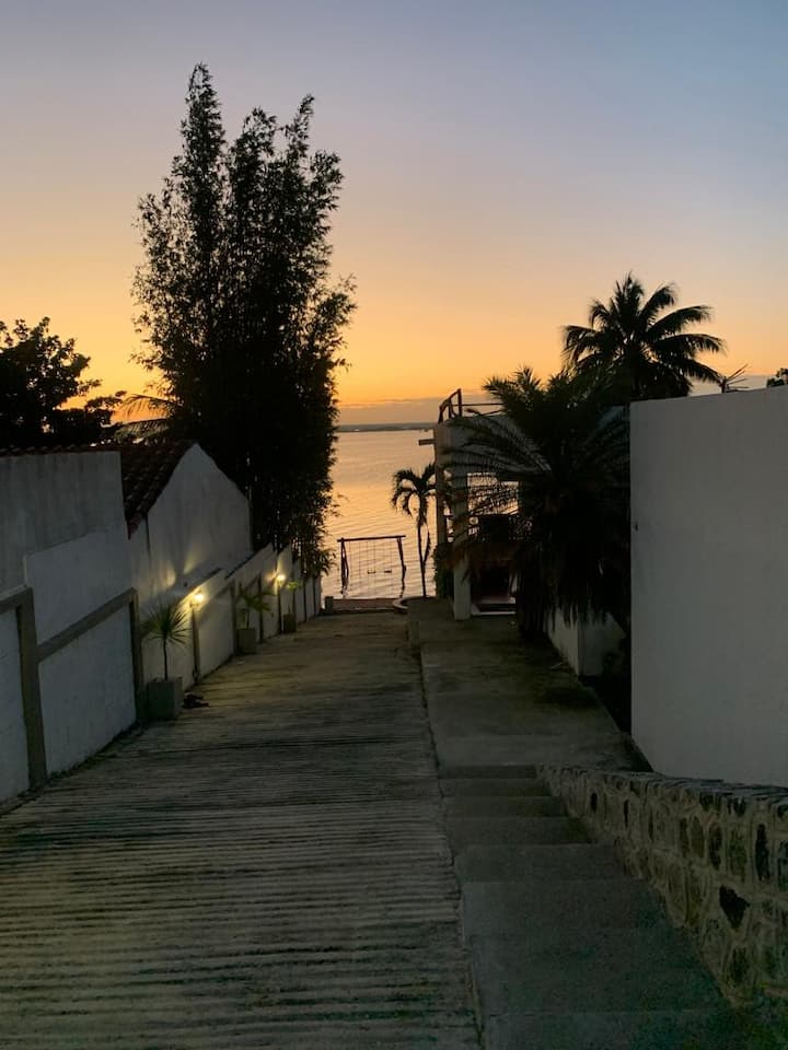 Hermosa Y Espaciosa Casa A La Orilla De La Laguna - Bacalar