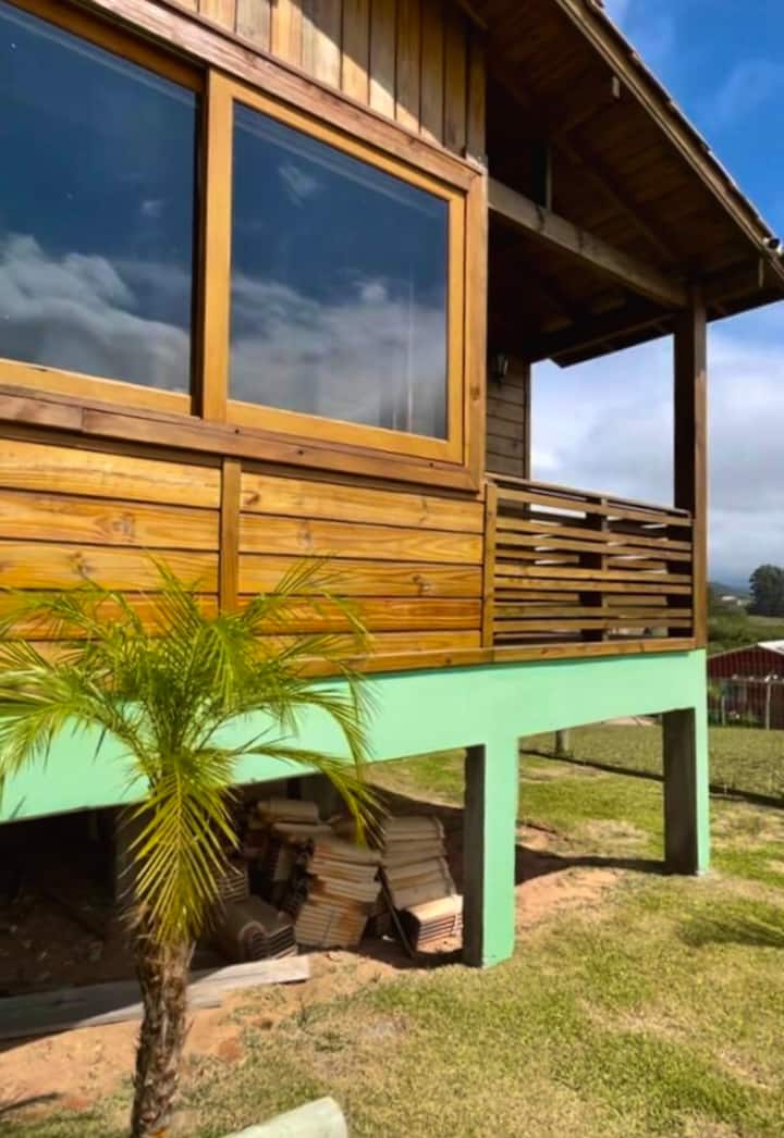 Chalé Amplo Estilo Rústico - Imbituba