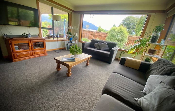 Great House Close To Everything - Te Anau