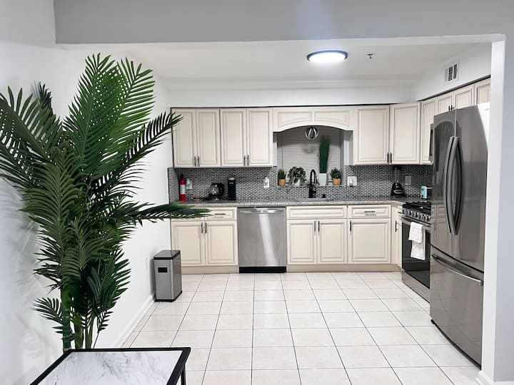 Secluded 3 Bed 5 Mins Ewr/airport Downtown Newark - New York Newark Liberty Airport (EWR)