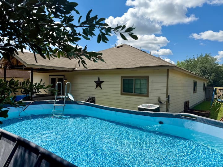 Summer Sale Now!  Pool, Hot Tub,  Games, By Cota - Cedar Creek, TX
