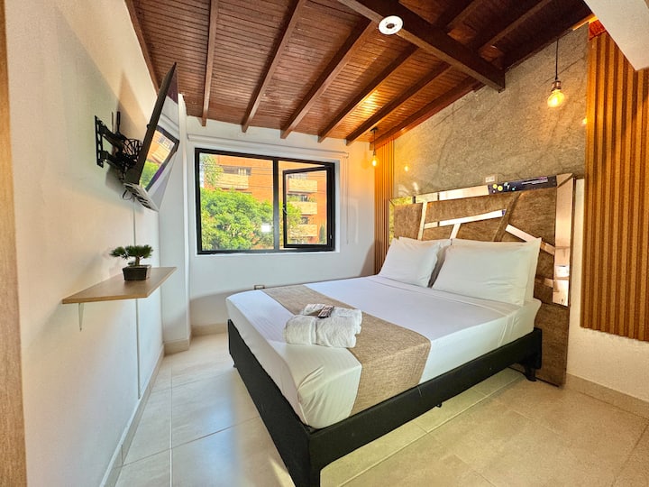 Deluxe Apartaestudio Con A/c, La 70 (306) - Medellín, Colombia