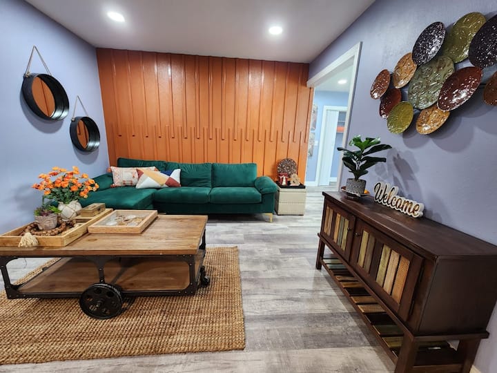 K3 Mimi’s Ste - Tampa, FL