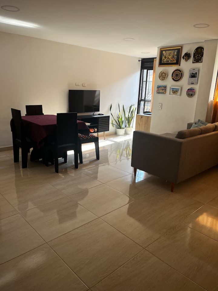 Cerca A La Upb Y Estadio - Medellín