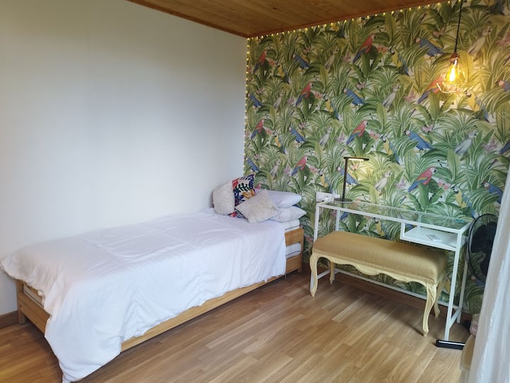Linda Habitación De Invitados - Alicante