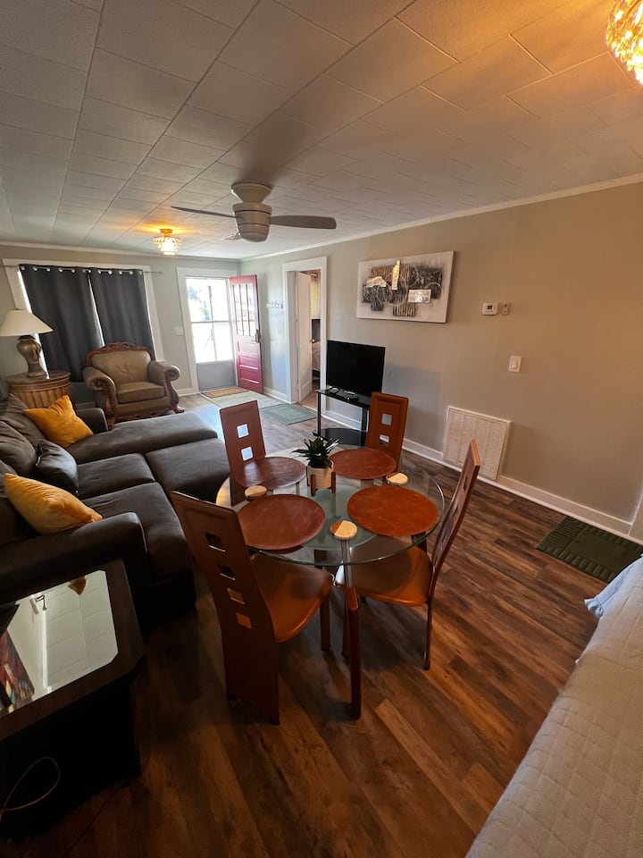 Perfect Weekend Home - Douglas, GA
