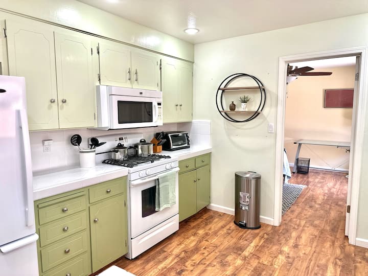 Royal Crest Private Bedroom - Lodi, CA