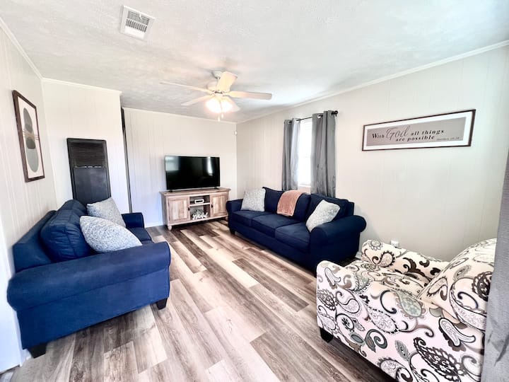 Cozy & Charming 3br/1 Bath Home - Great Location - Alexandria, LA