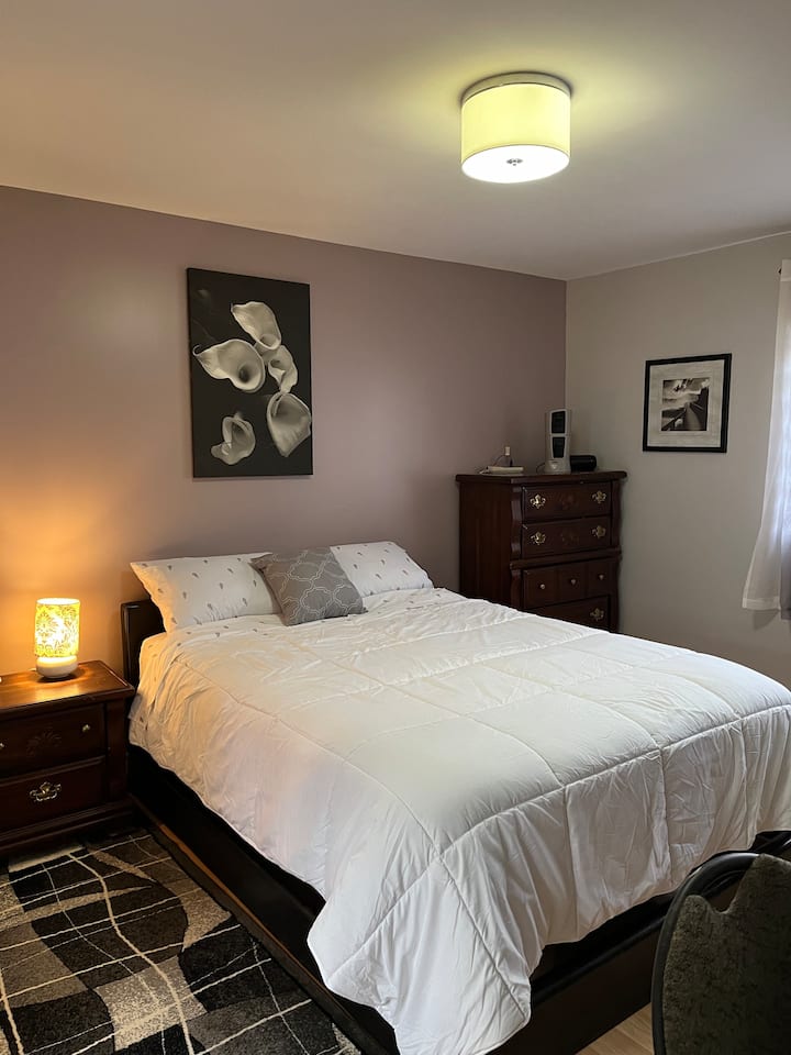Bev's Place Room 2 - Labrador City