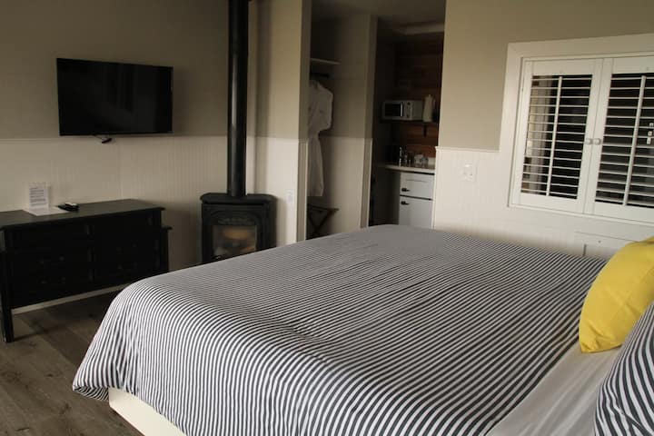 Rest And Relaxation! Pets Allowed, Free Parking - Long Beach, WA