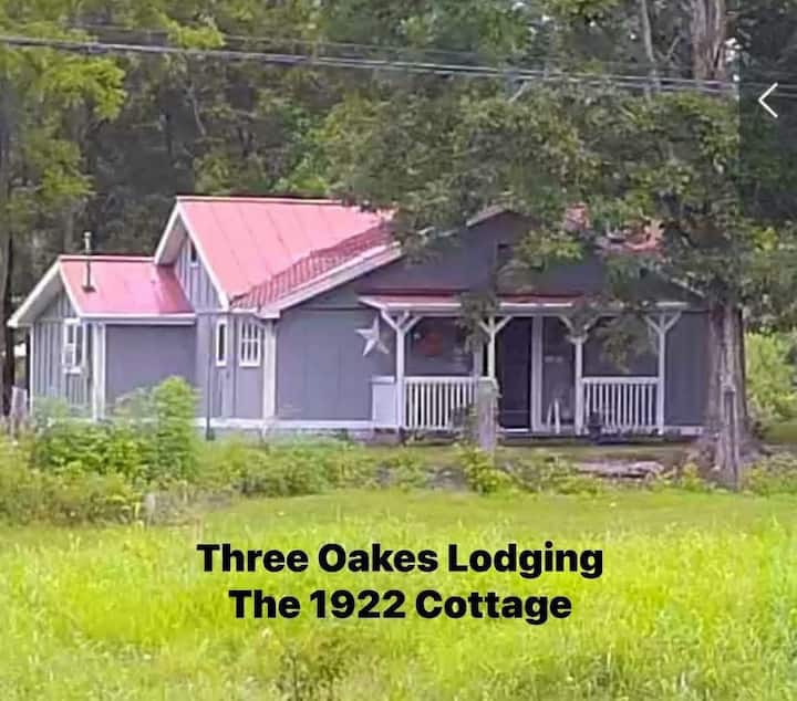 The 1922
At
Three Oaks Lodging - Rugby, TN