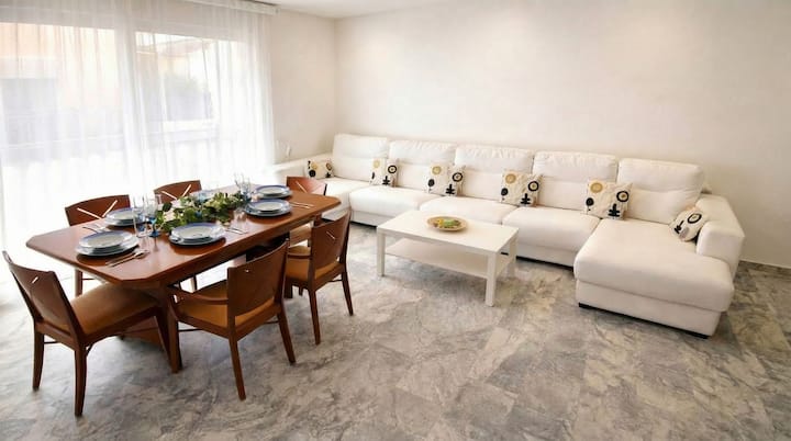 Can Tete | Casa Para 12 Cerca Del Mar | Grupos - Santa Susanna