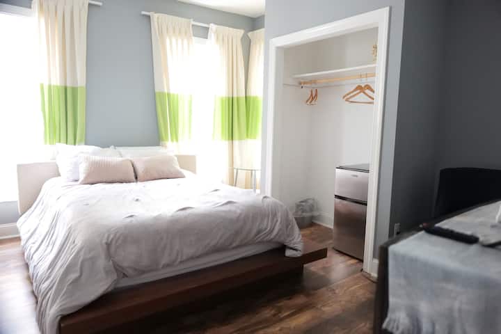 Cozy Room For 2 (Elizabeth) - Elizabeth, NJ