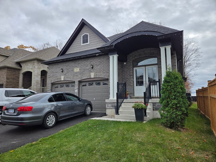 Orillia Hot Tub Getaway - Orillia