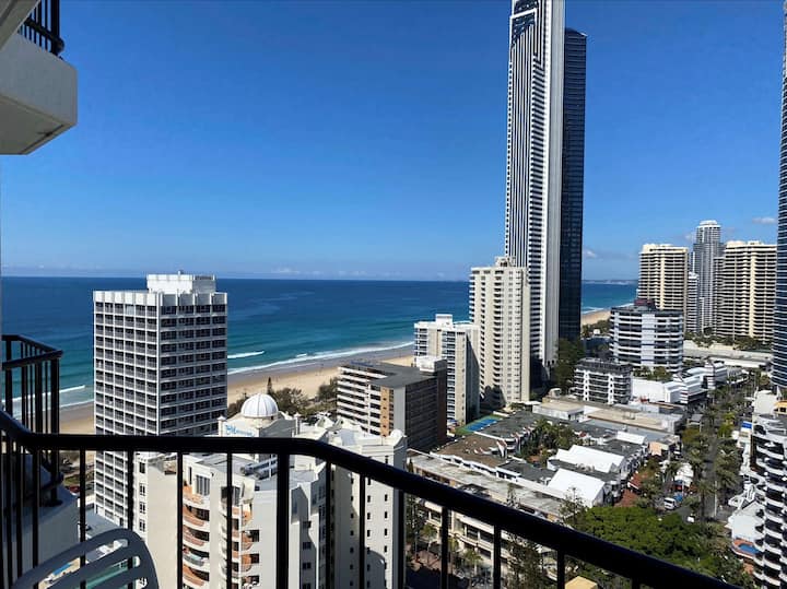 Breathtaking Ocean/city View L20 - Gold Coast