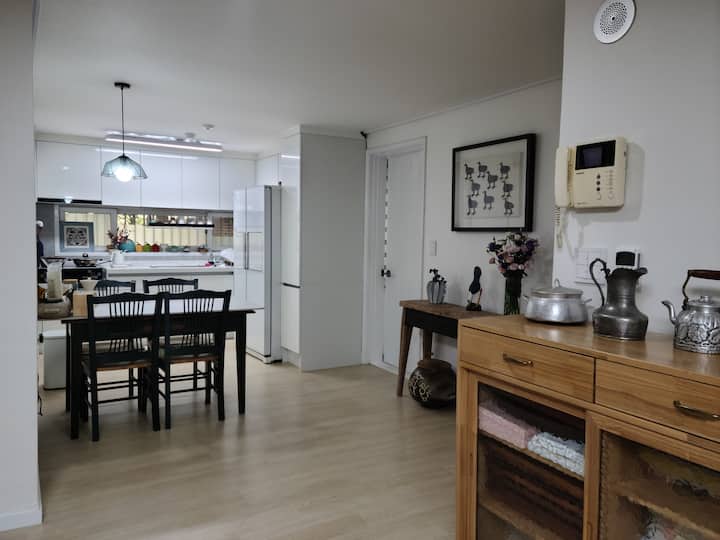 해운대 건영 아파트
지비 하우스 - Busan