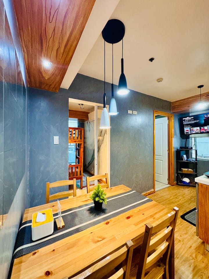 Modern 2-br Unit In Azure Urban Resort  Residences - Parañaque