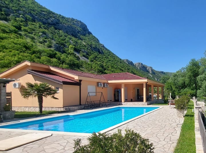 Hacienda " Neretva " Mostar / Holiday Home - Bosnia and Herzegovina