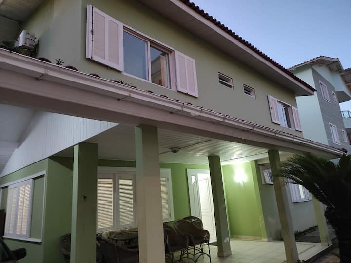 Casa Com 6 Suítes E Piscina, A 160m Da Praia - Florianópolis