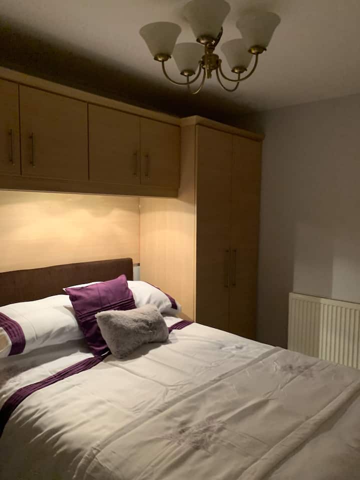 One Double Bed Apartment - Tutbury Castle