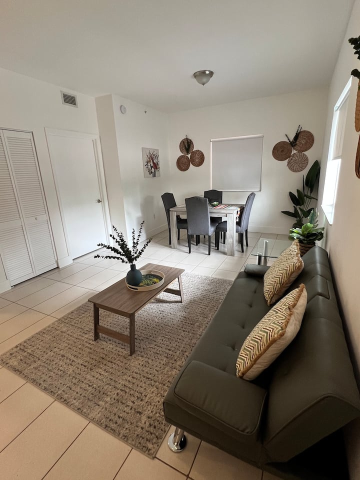 Lit Havana Close To Brickell 2 Bedrooms Apt - Miami, FL
